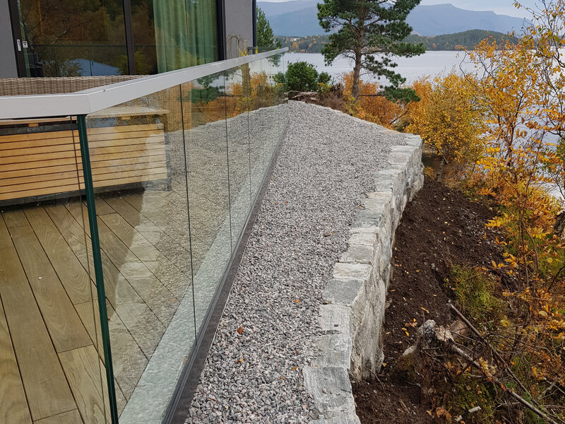 Dette må du tenke på før du bestiller natursteinsmur - Blindheim Maskin ...